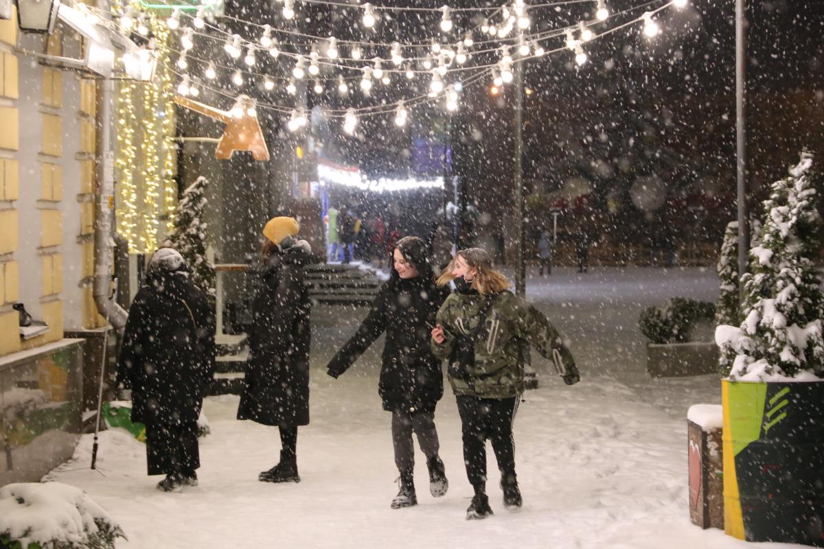 Snow and up to 11 ° Frost in the Afternoon in Ukraine! | Ukraine Gate